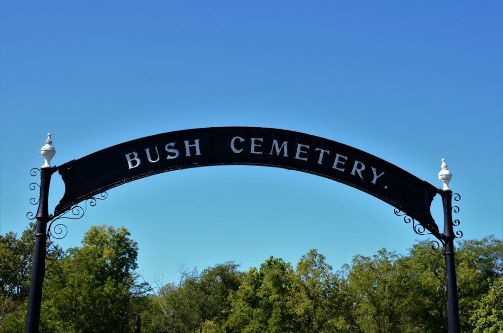 Choosing The Right Method For Burying Ashes In Cemetery Grounds - Grave ...